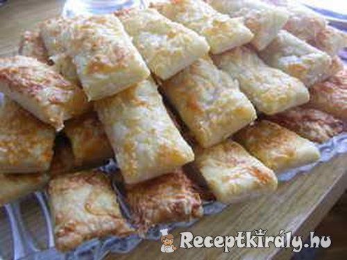 Sajtos rúd | Receptkirály.hu